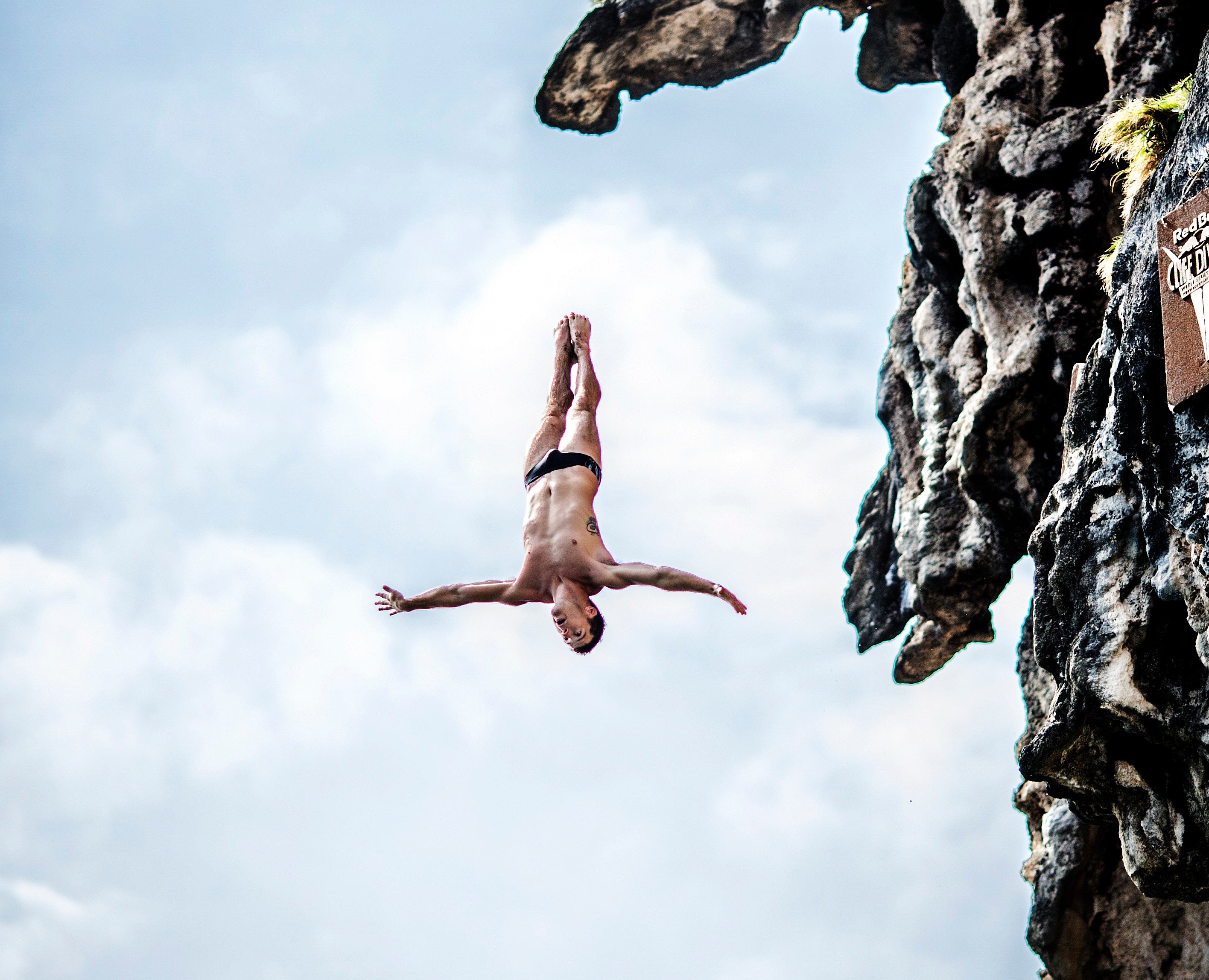 Morning Routine Of The World's Top Competitive Cliff Diver – Rocky ...